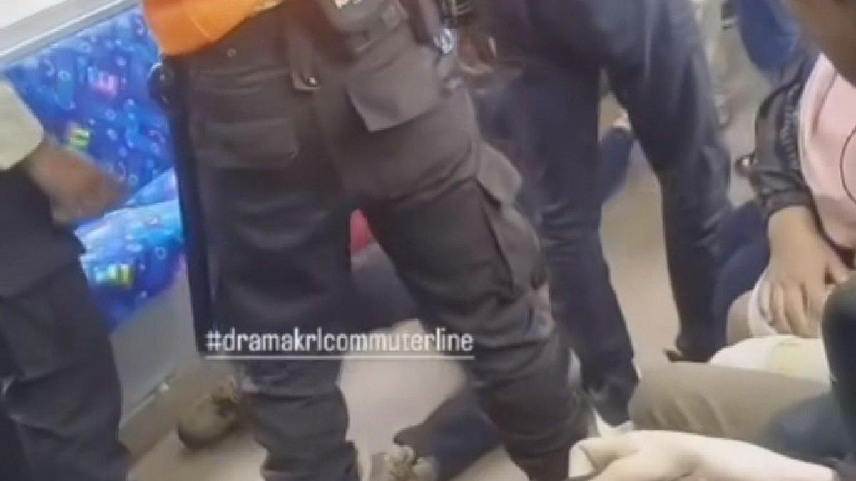 BUKAN Kesurupan, Penumpang Pria Kejang-kejang di KRL Ternyata Gegara Sakit, Ini Penjelasan KCI ...