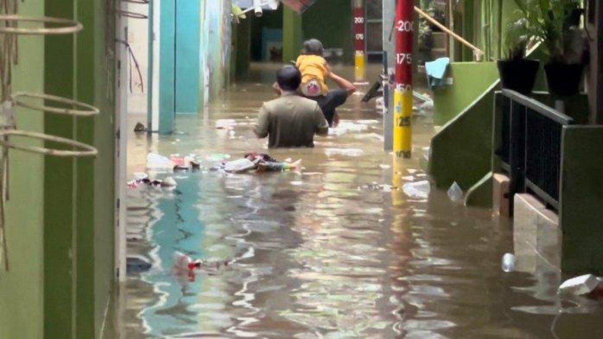 WASPADA Banjir Jakarta Meluas, Ada yang Sampai 2 Meter, 69 RT Jaktim & Jaksel Kena Luapan ...
