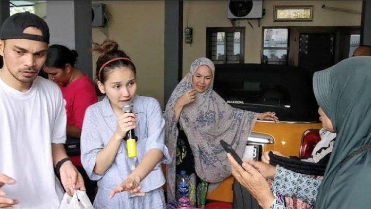 Siapa Minat? Ayu Ting Ting Obral Baju Bekasnya di Rumah, Harga Mulai Rp10 Ribu, Banyak yang ...