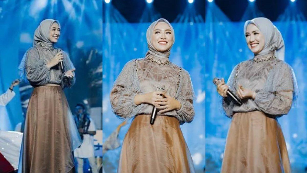 5 Potret Happy Asmara Manggung Kenakan Hijab, Sumringah Ditemani Gilga ...