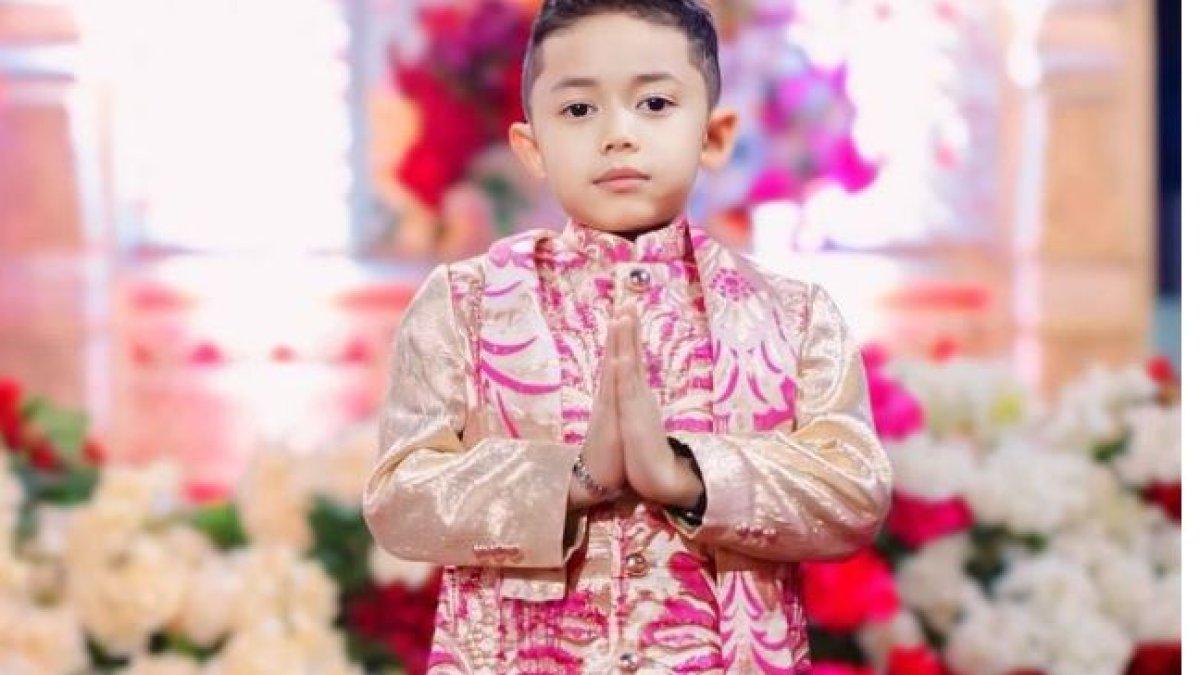 7 Potret Raja Alwi Adik Ipar Putri Isnari, Masih Kecil, Anak Ibu ...