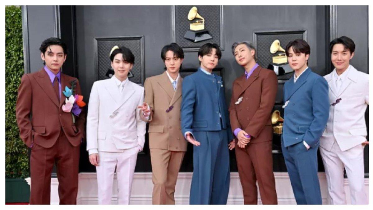 CEO HYBE Ungkap Alasan BTS Butuh Waktu untuk Comeback Penuh ...