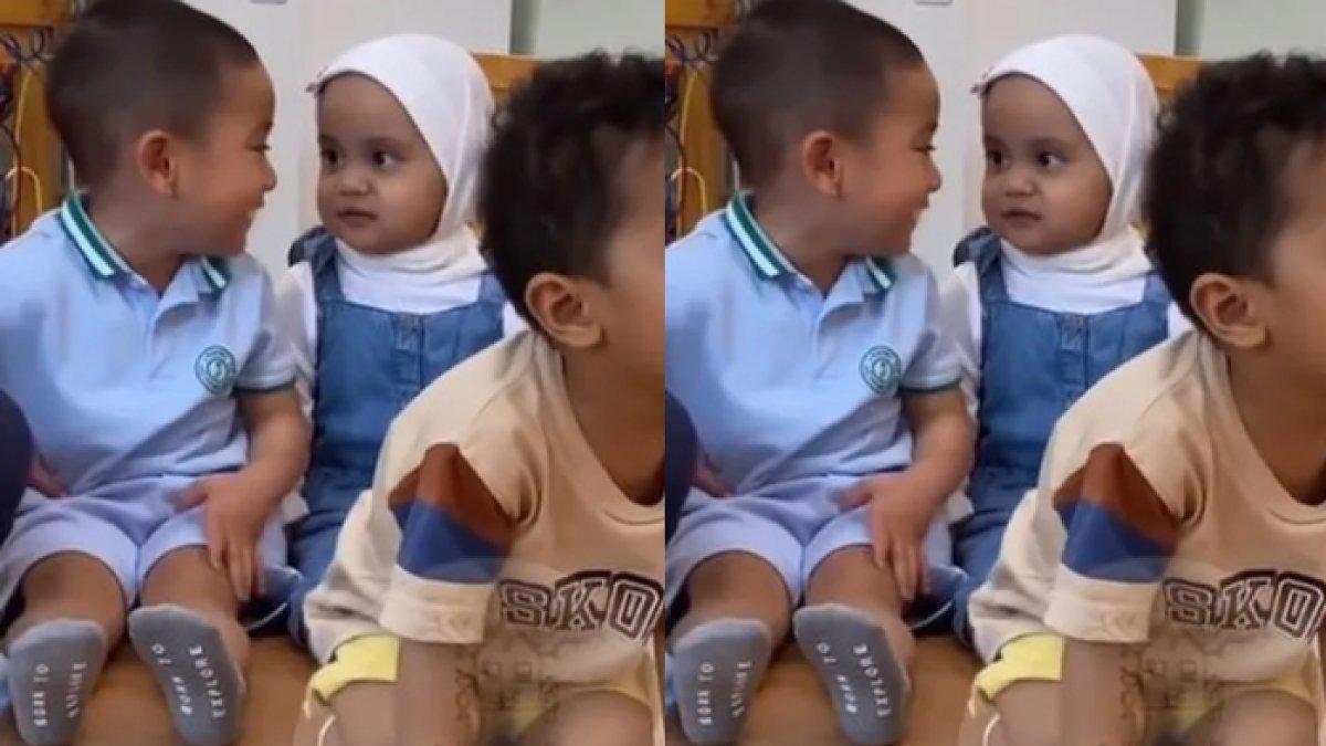 Gemas! Potret Rayyanza dan Kamya Anak Fitri Tropica PDKT di Sekolah ...
