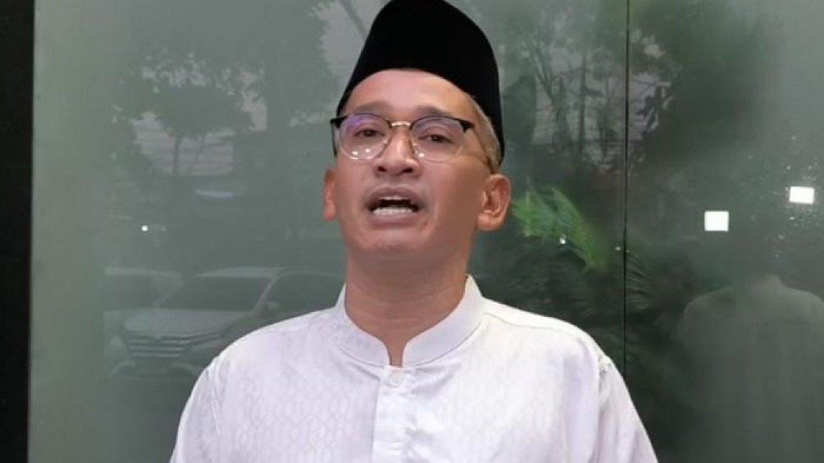 Terekam Momen Ruben Onsu Ikut Manasik Haji Setelah Mualaf, Penampilan ... Terekam Momen Ruben Onsu Ikut Manasik Haji Setelah Mualaf, Penampilan ...