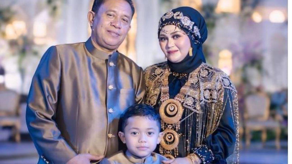 7 Potret Raja Alwi Adik Ipar Putri Isnari, Masih Kecil, Anak Ibu ...