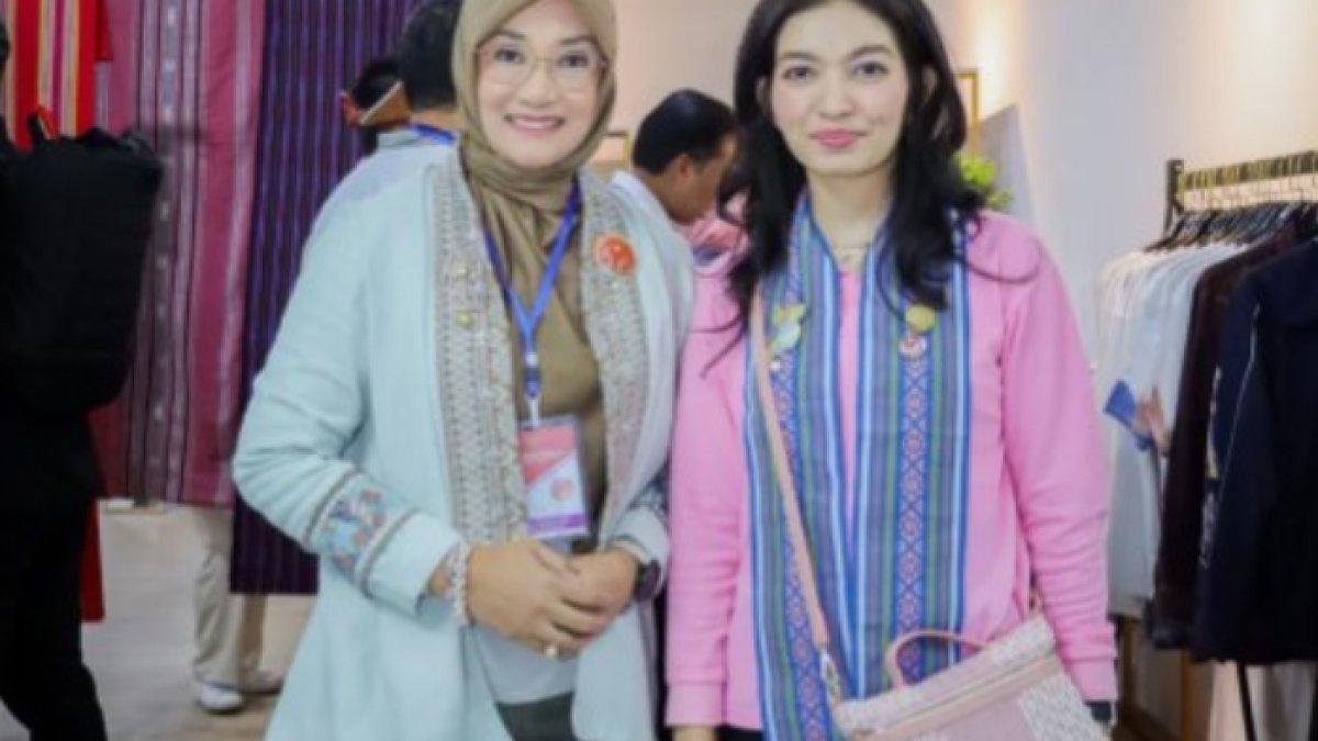 5 Potret Selvi Ananda Kunjungi Lombok, Belanja Kain Premium hingga Rp ...