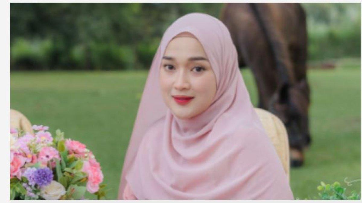 7 Potret Terbaru Ririe Fairus, Disebut Makin Cantik Setelah Ayus Nikahi Nissa Sabyan ...