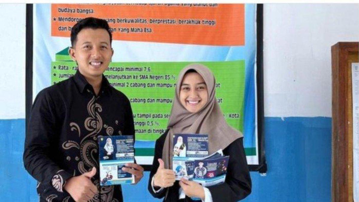 SOSOK Dila Santika, Murid yang Dinikahi Kepsek Muda di Lampung, Saling ... SOSOK Dila Santika, Murid yang Dinikahi Kepsek Muda di Lampung, Saling ...