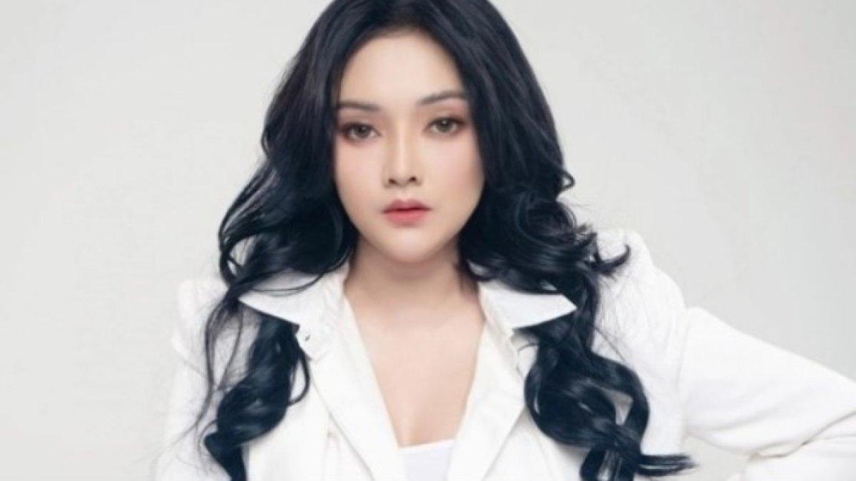 5 Potret Suci Winata, Baru Terungkap Ternyata Istri Keempat Ari Sigit, Habis Lahirkan Bayi ...