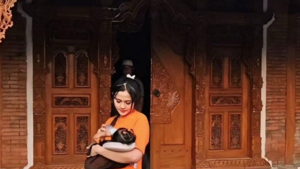 5 Penampakan Rumah Baru Denny Caknan dan Bella Bonita, Kental Gaya Jawa ...