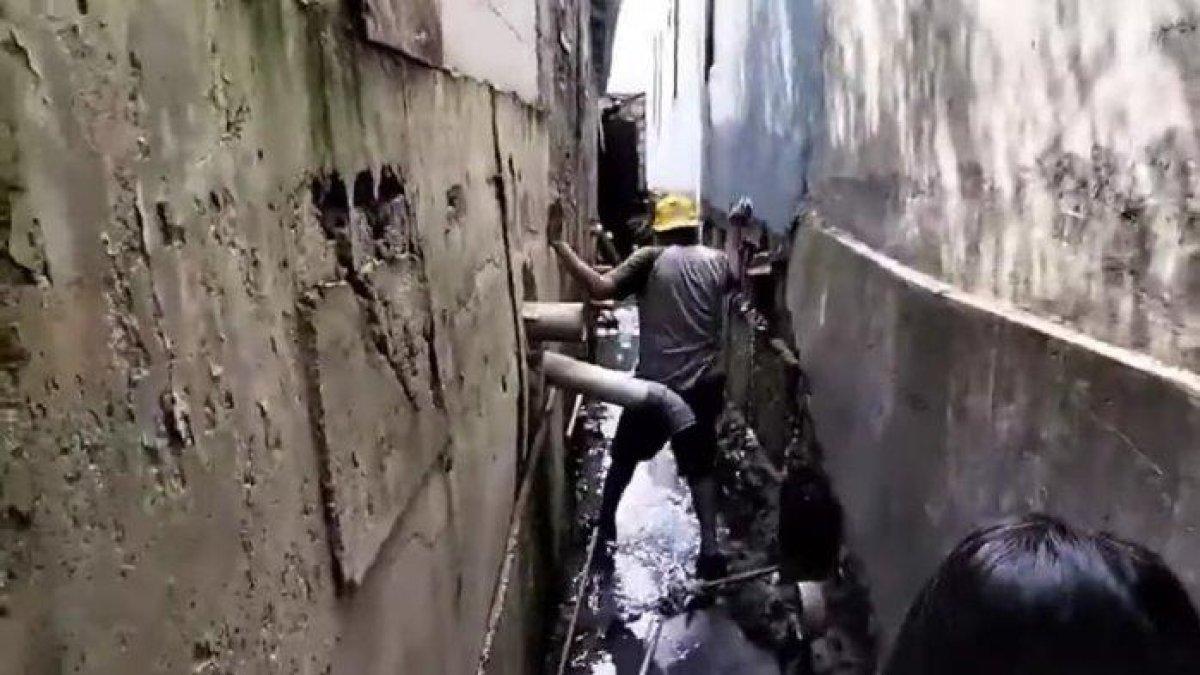 BECEK & Kotor! Pilu Kakek di Bekasi Harus Lewat Got Agar Bisa Masuk ke ...
