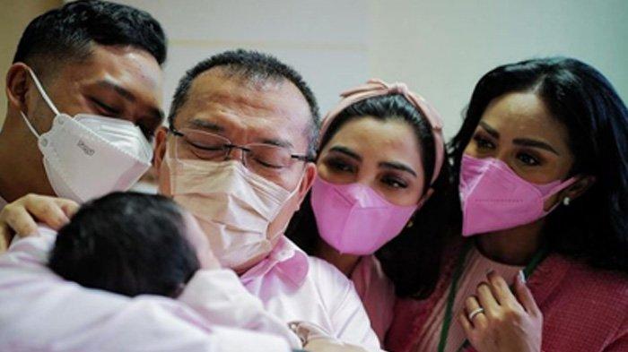 Ashanty Sering Habiskan Waktu Bersama Ameena Putri Atta dan Aurel ...