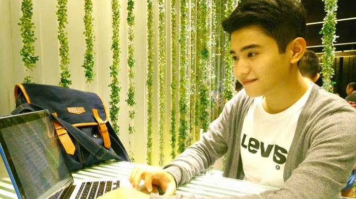 Andri Rizki Putra - Nggak Cuma Modal Tampang, Pemuda Ini Punya Hati ...