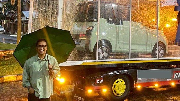 Arief Muhammad Belikan Mobil Mewah untuk Putrinya, Suami Tiara ...