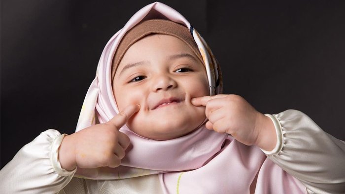 Bikin Gemas Tingkat Dewa! Lucunya Arsy Hermansyah Saat Kenakan Hijab ...