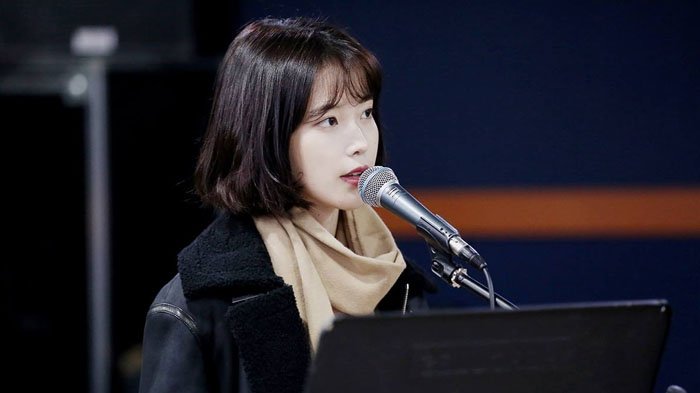 Rambut Pendek IU - Potong Mahkotanya Super Pendek Demi Sambut Tahun ...