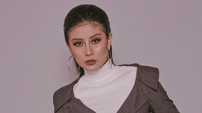 Dikabarkan Putus Hingga Jadi Sorotan Karena Penampilan Barunya, Begini ...