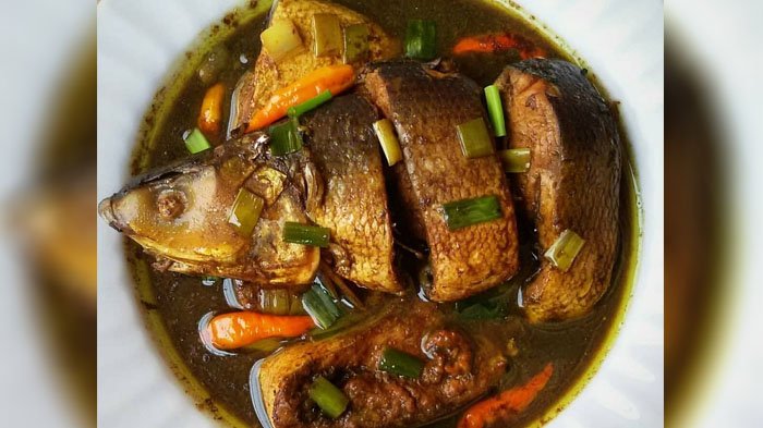 Resep Bandeng Kuah Kluwak - Menu Makan Istimewa dengan Bumbu ...