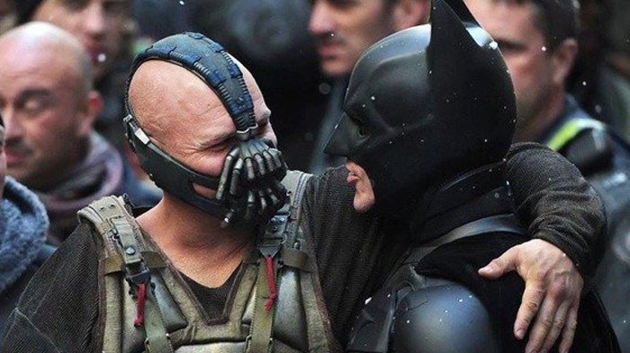 5 Foto Pemeran Utama dengan Musuhnya ini, Bikin Kalian Mikir Ulang ...