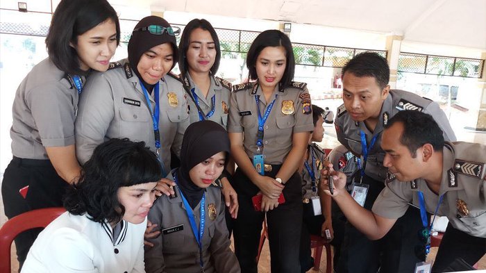 5 Fakta tentang Pernikahan Briptu Nova, Polwan yang Viral karena ...