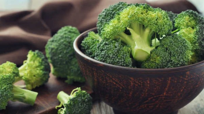 Tips Memasak Brokoli agar Tetap Hijau Segar dan Tidak Berubah Warna ...