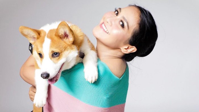 Terpaut Jauh, Ini Lho Harga Kimono dan Sling Bag Mini yang Dipakai Caca ...