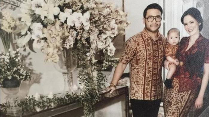 Foto Diduga Cathy Sharon & Suami Tanda Tangan Penyerahan Aset, Rumah ...