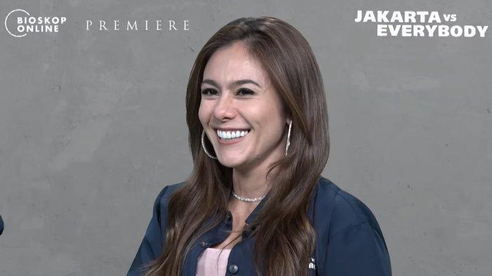 Wulan Guritno Minta Jefri Nichol Mandi Dulu Sebelum Adegan Intim di Film Jakarta vs Everybody ...