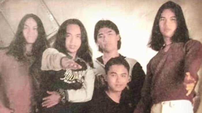 Ari Lasso Unggah Foto Lawas Dewa 19, Netter Langsung Asyik Nostalgia ...