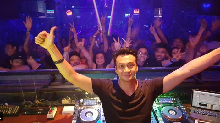 Dimaz Andrean - Banting Stir Jadi DJ, Udah Nggak Laku di Layar Kaca, ya ...