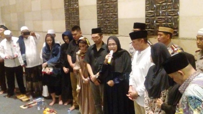 Masih Syok Suami Jadi Korban Perampokan Sadis, Istri Muda Dodi Triono ...