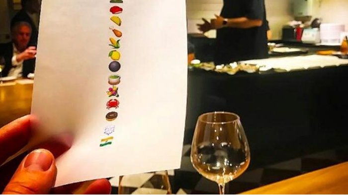 Super Lucu! Ada Emoji di Daftar Menu Restoran Ini, Kira-kira Buat Apa ...
