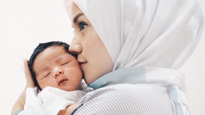 Foto-foto Gemas Baby Aga, Jagoan Ke-4 Enno Lerian yang Ganteng dan Cute ...