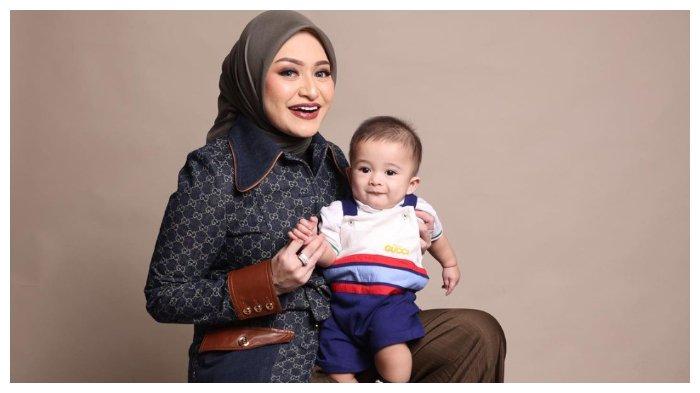 Adzam Jatuh Sakit, Nathalie Holscher Doakan Putranya Lekas Sembuh, Sule Tak Peduli ...