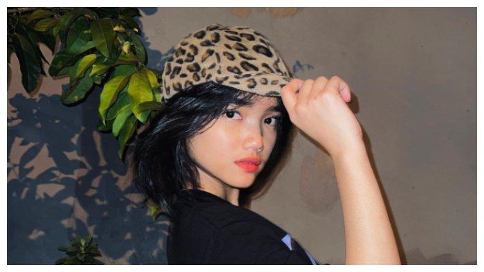 Film yang Dibintanginya Viral, Fuji Kini Disebut Pansos Dikira Tidak ...