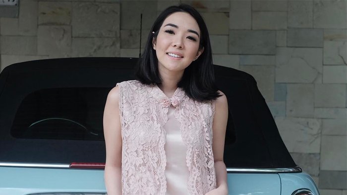 Instagram Gisella Anastasia - Pakaian Seksi Gisel Saat Pool Party ...