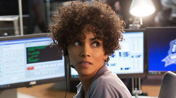 Sinopsis Film The Call, Kisah Halle Berry Jadi Petugas Telepon Darurat ...