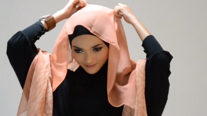 Tutorial Hijab Kekinian, Bisa untuk Formal atau Santai! - TribunStyle.com
