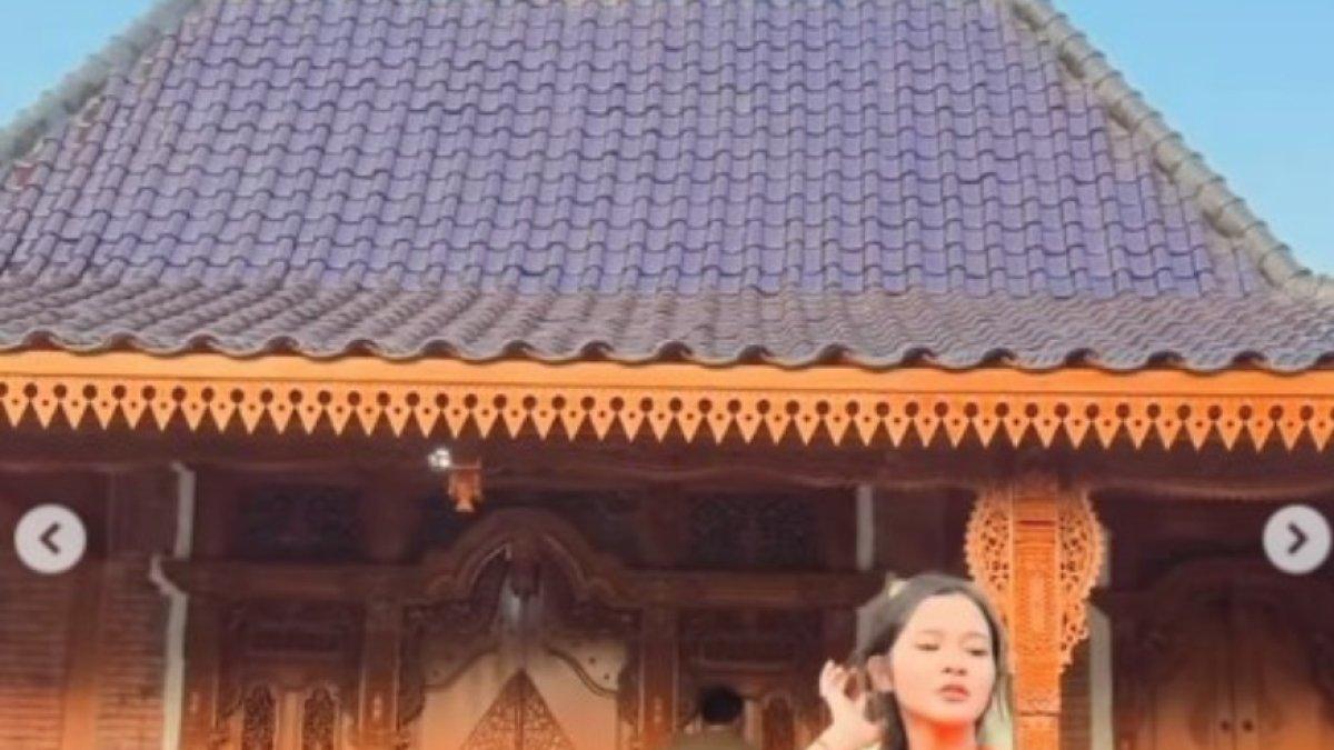 5 Penampakan Rumah Baru Denny Caknan dan Bella Bonita, Kental Gaya Jawa ...