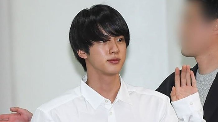 Muncul dengan Muka Kucel dan Menggelap, Wajah Asli Jin BTS Tanpa Make ...