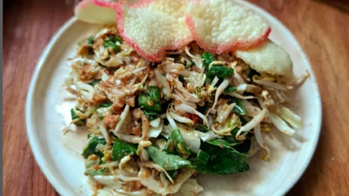 Cara Mudah Membuat Karedok, Makanan Khas Sunda, Jawa Barat, Kuncinya ...