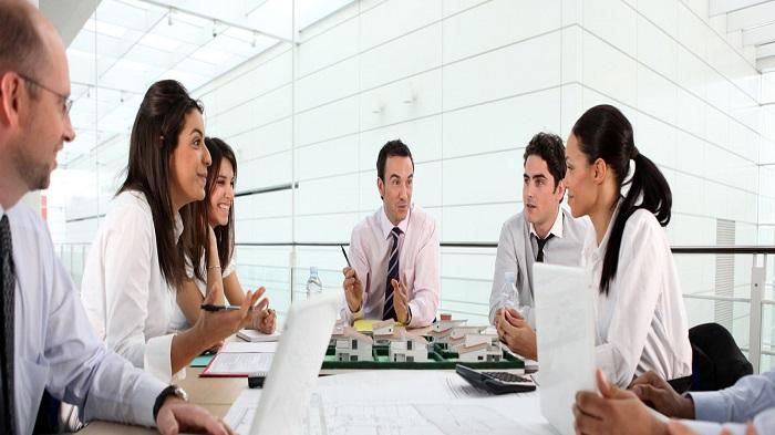 Tips Bekerja - Trik Hadapi Rekan Kerja yang Sok Tahu dan Menyebalkan ...