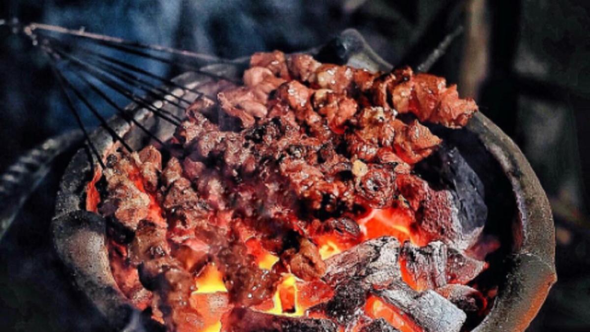 Cara Mudah Membuat Sate Klatak Khas Bantul, DIY , Kuncinya Bumbu Garam ...