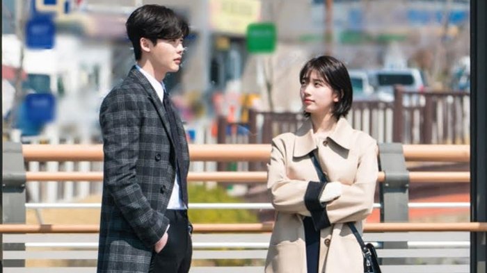 Bak Pasangan Visual, Foto Lee Jong Suk dan Bae Suzy di While You Were ...
