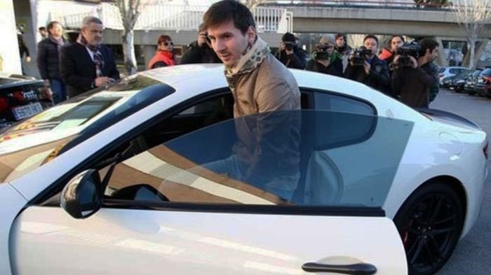 Terkenal Jadi Pemain Dengan Bayaran Tinggi, Ini 5 Koleksi Mobil Mewah ...