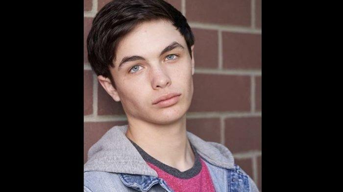 Aktor The Flash Muda, Logan Williams Meninggal Dunia di Usia 16 Tahun ...