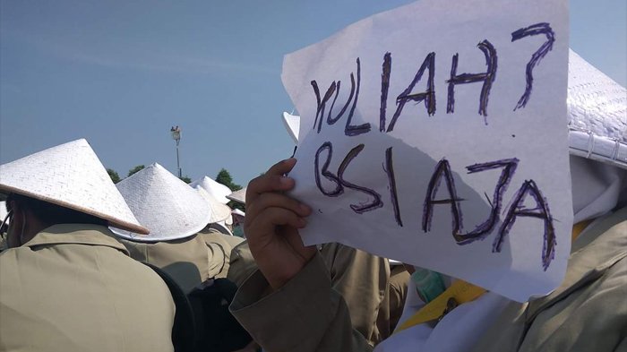 Alamak! Para Mahasiswa Baru Ikut Ospek di UGM, tapi kok Begini Tulisan ...