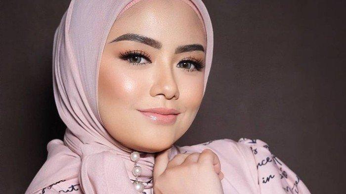 Masih Ingat Tika Ramlan Eks T2? Kini Lebih Fokus Mengurus Keluarga ...