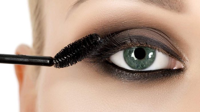 Jangan Buang Sikat Maskara Bekasmu! 5 Manfaat Ini Bikin Penampilanmu ...