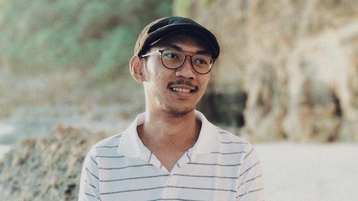 Mengenal Sosok Andi Gunawan, Penulis Puisi dan Komika yang Meninggal ...